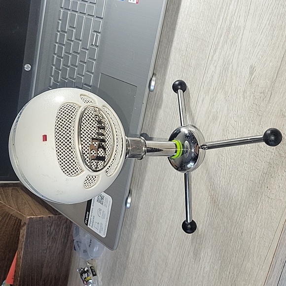Logitech | Other | Blue Snowball Usb Microphone For Pc Mac Gaming ...